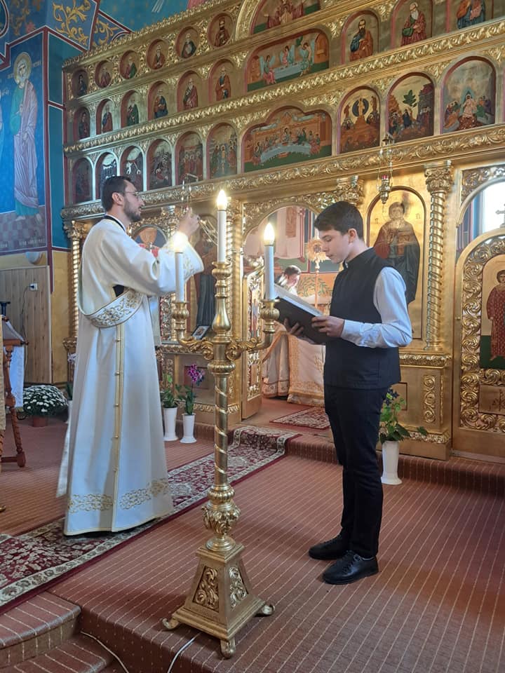 Elevi seminariști în misiune muzicală la Parohia Sintea Mică ...