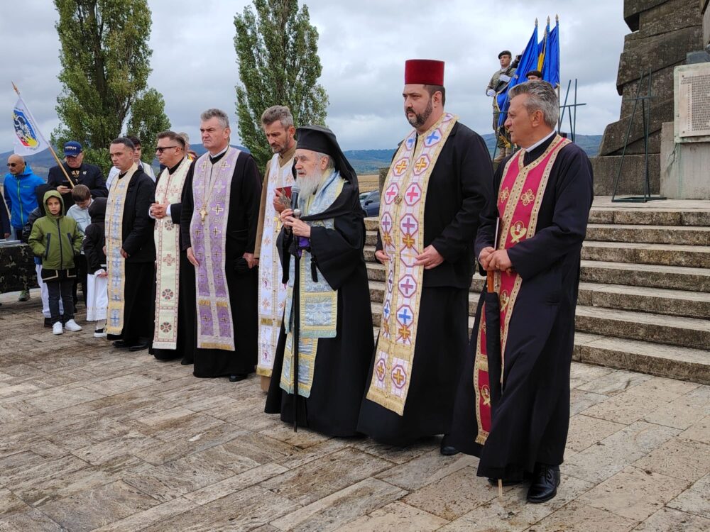 Slujbe de pomenire pentru eroii Detașamentului Păuliș | Arhiepiscopia ...