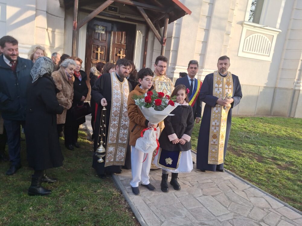 Slujire Arhierească în Parohia Ortodoxă română Șeitin | Arhiepiscopia ...